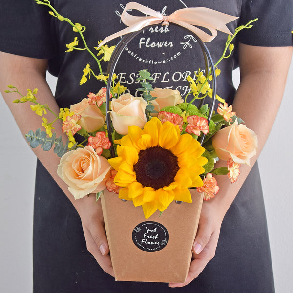 Peachy sunshine |Fresh Flower Basket Delivery – Ipoh Fresh Flower