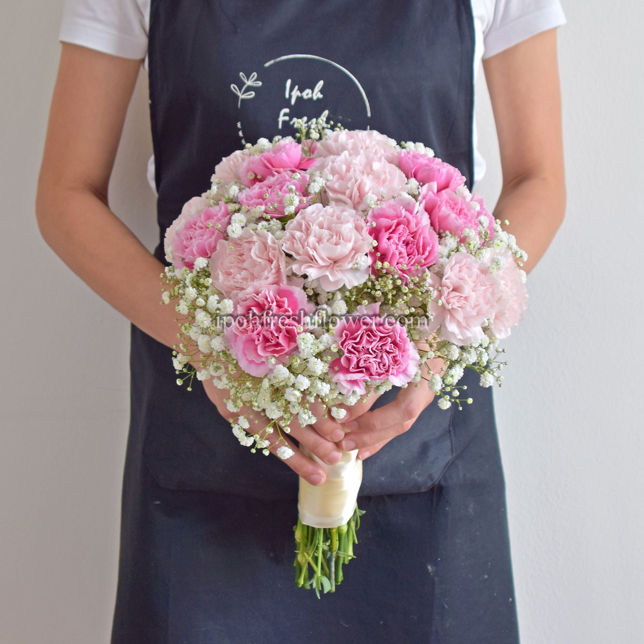 Cassie Carnation Bridal Bouquet| Personalized wedding & ROM flowers ...